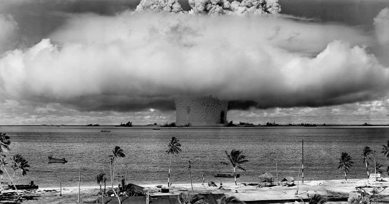 The extreme crystal that formed in the 1945 nuclear bomb test is unlike ...