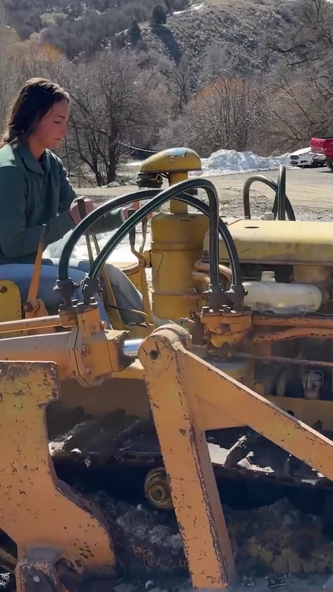 Testing the old 1947 bulldozer