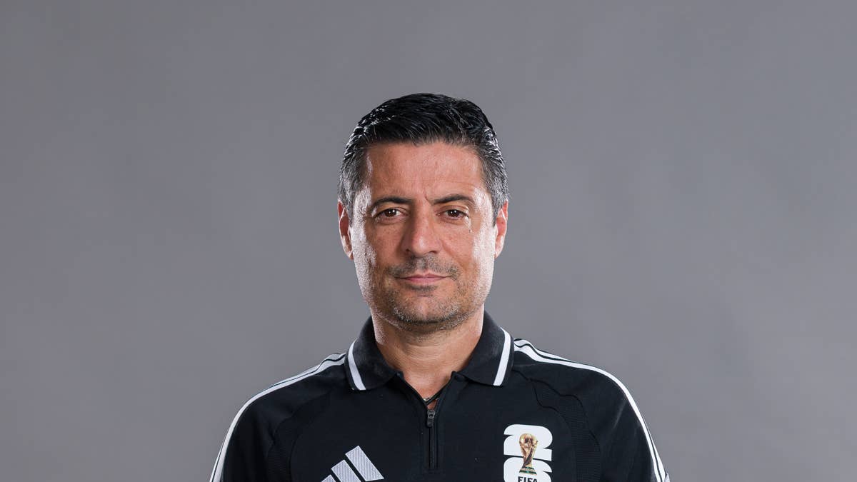 Who is the referee in France vs Senegal World Cup match?