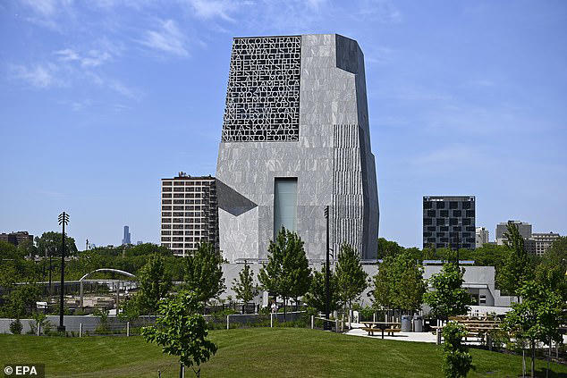 Obama's $850m library faces fresh fury as contractors say they still ...