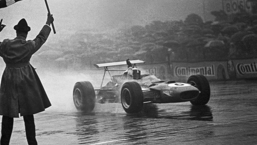 9 motorsport legends who mastered extreme conditions