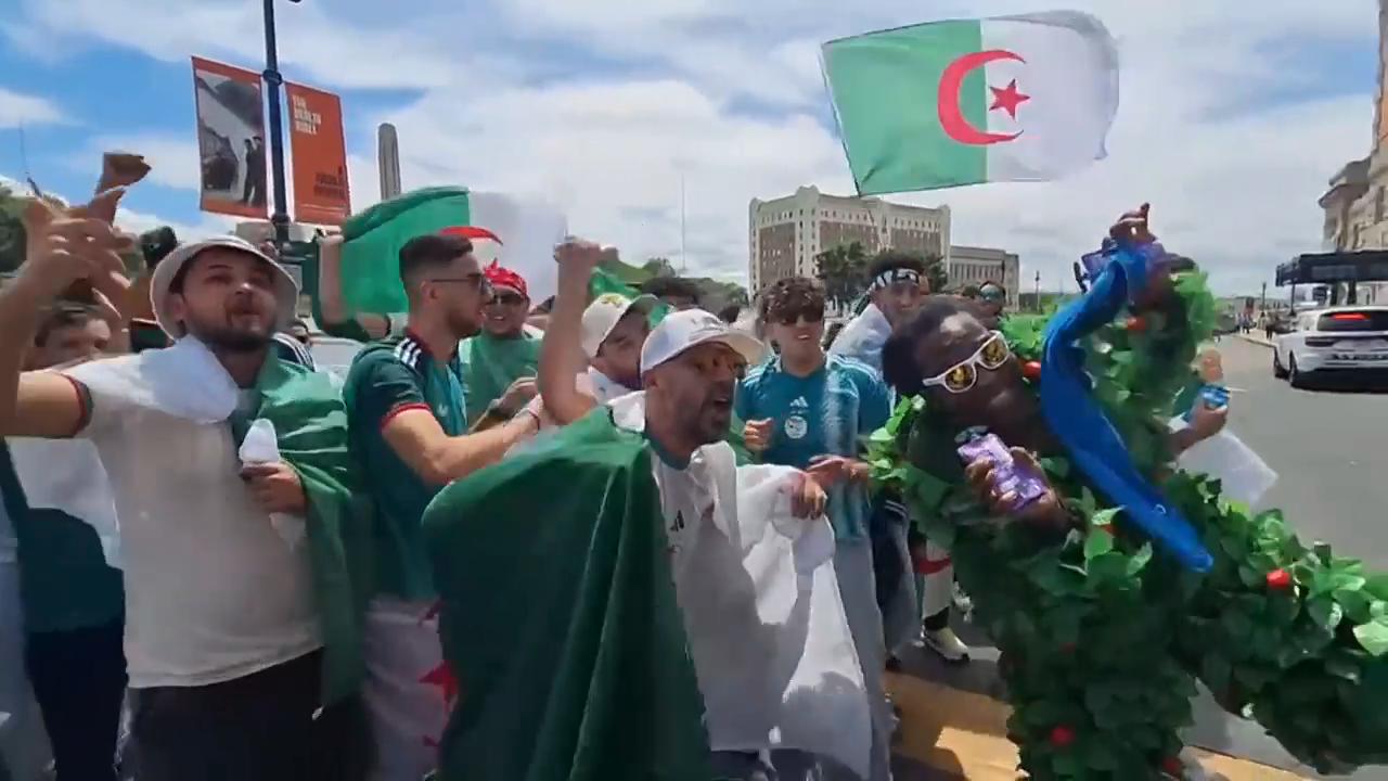 Algeria and Argentina fans sing, wave flags ahead of match in Kansas City