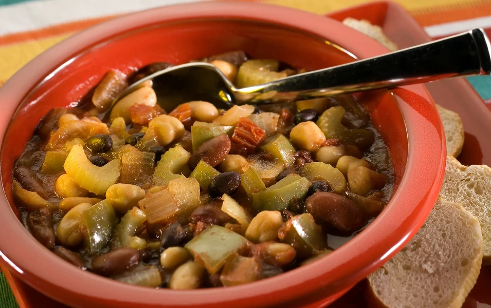 Country Living adds vegetarian chili to seasonal Crock-Pot lineup