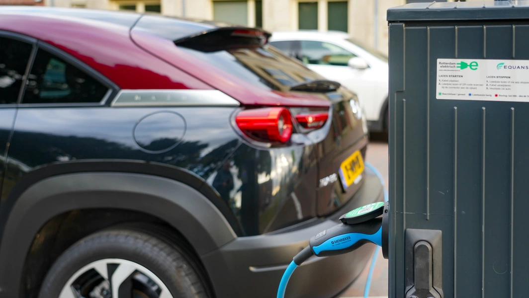 Battery EVs set to dominate cars as hydrogen shifts niche