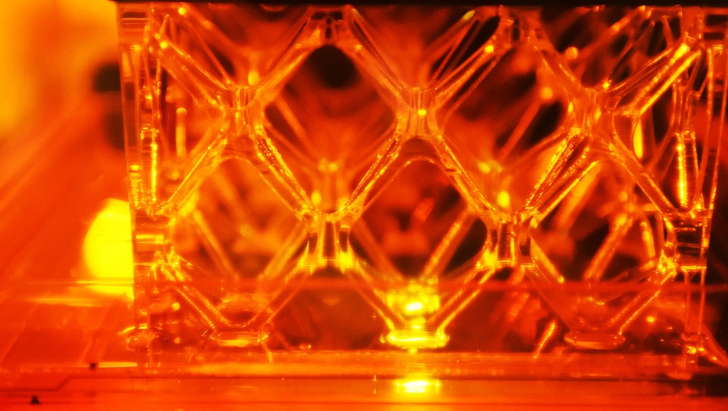 New UV-extrusion method boosts precision in ceramic 3D printing