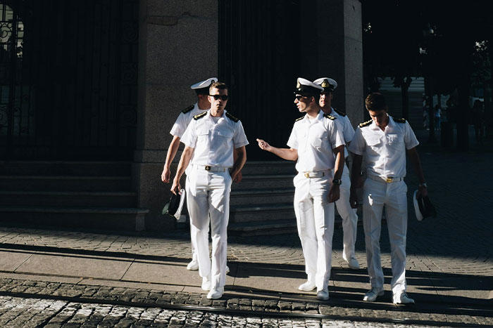 30 people share the most unbelievable coincidences that still baffle them
