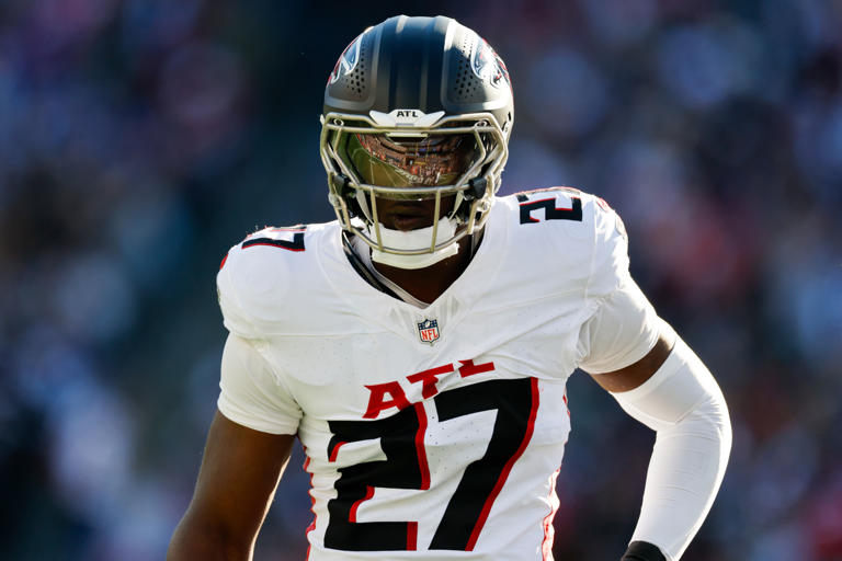 Sacks leader Pearce returns to Falcons for minicamp following a ...