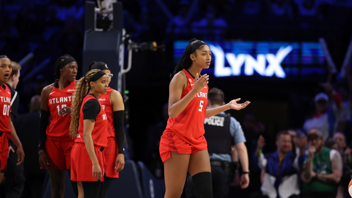 Angel Reese breaks down in tears after flagrant 2 foul, fans blast WNBA ...