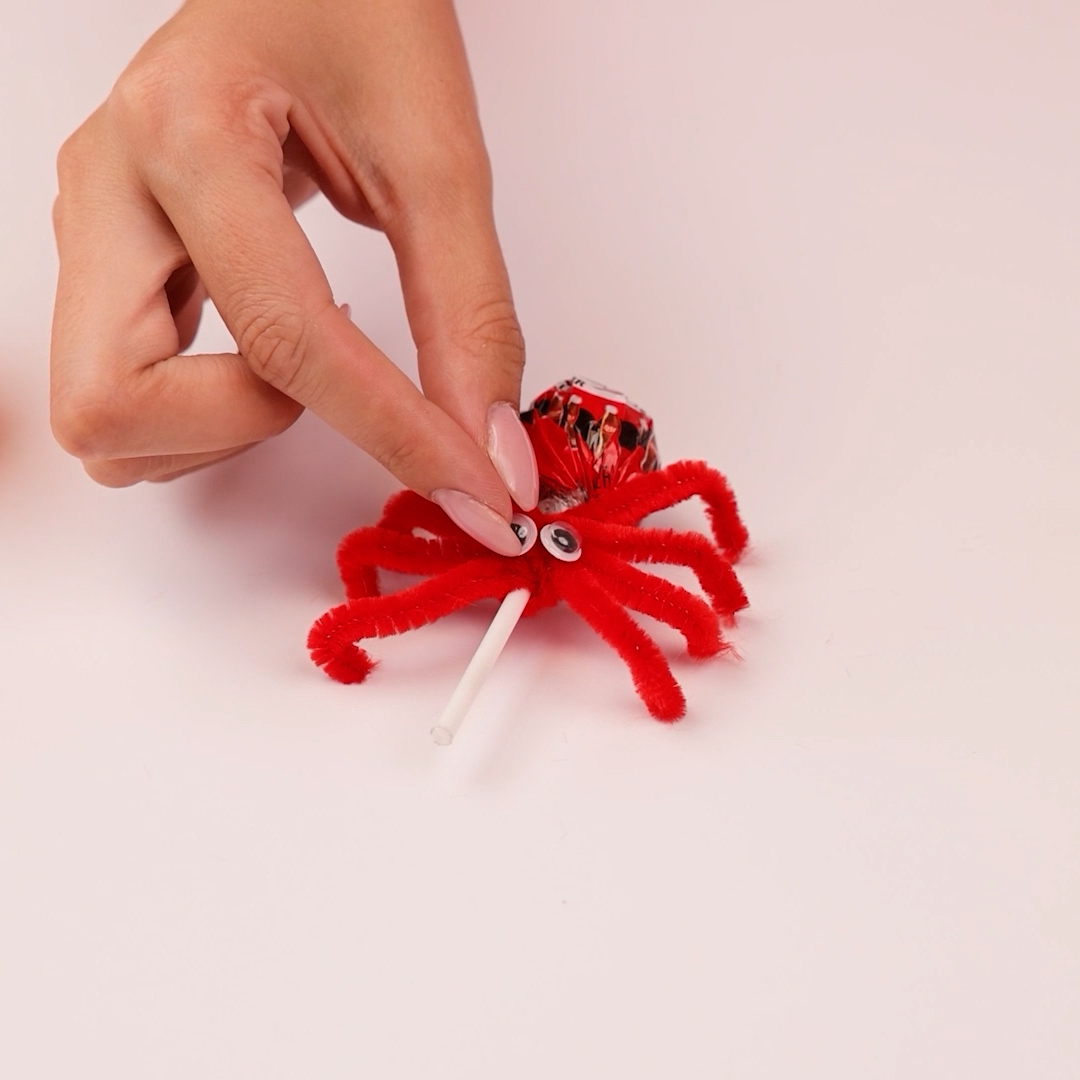 Verbessern Sie Ihr Trick-or-Treating mit Spinnenlutschern🕷️🍬