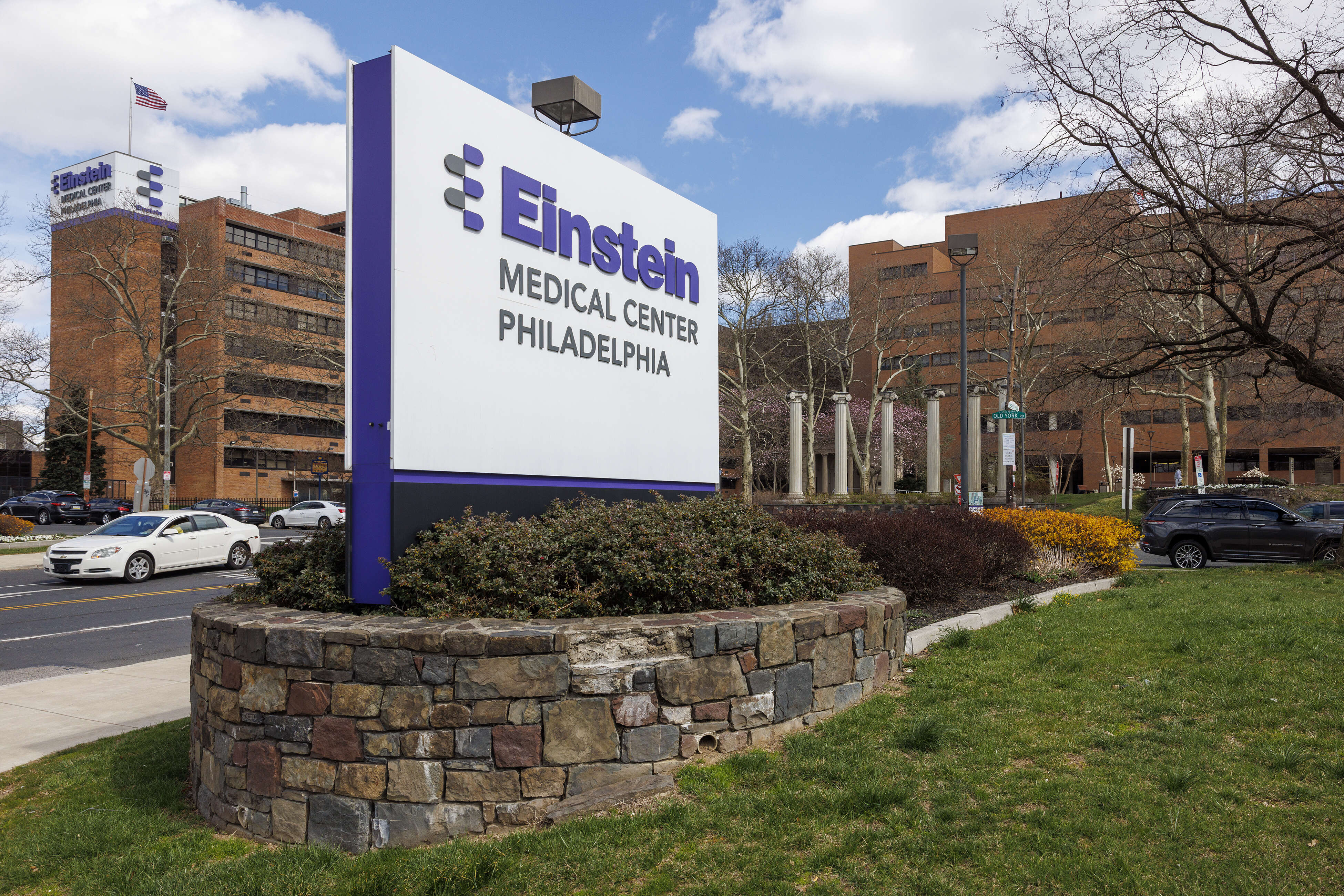 1,200 union nurses at Jefferson Einstein Philadelphia Hospital vote in ...