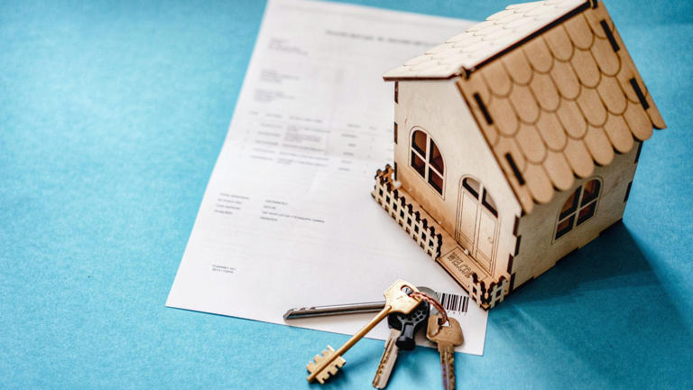 Canadian home sales jump 5.5% — but prices keep sliding