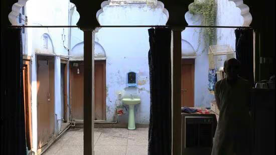 Spice of life | Vanishing verandah, architecture of pause