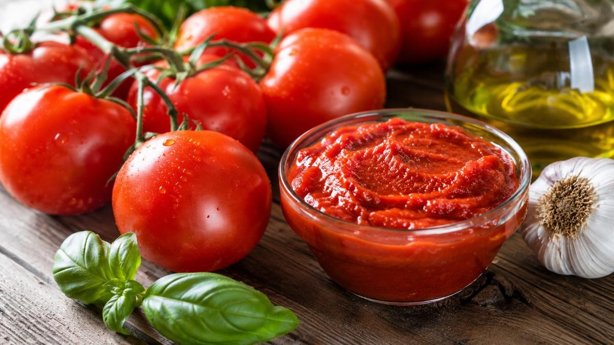 Eating Tomatoes Every Day Could Transform Your Heart and Brain ...