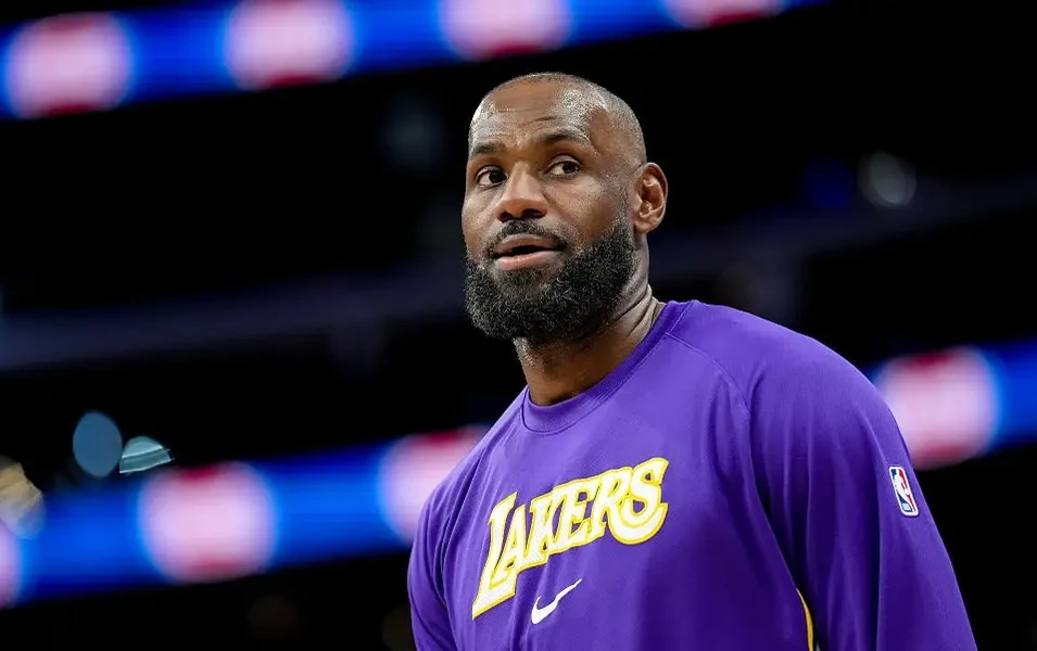 Rich Paul says 10-12 teams eye LeBron as Lakers face cap crunch