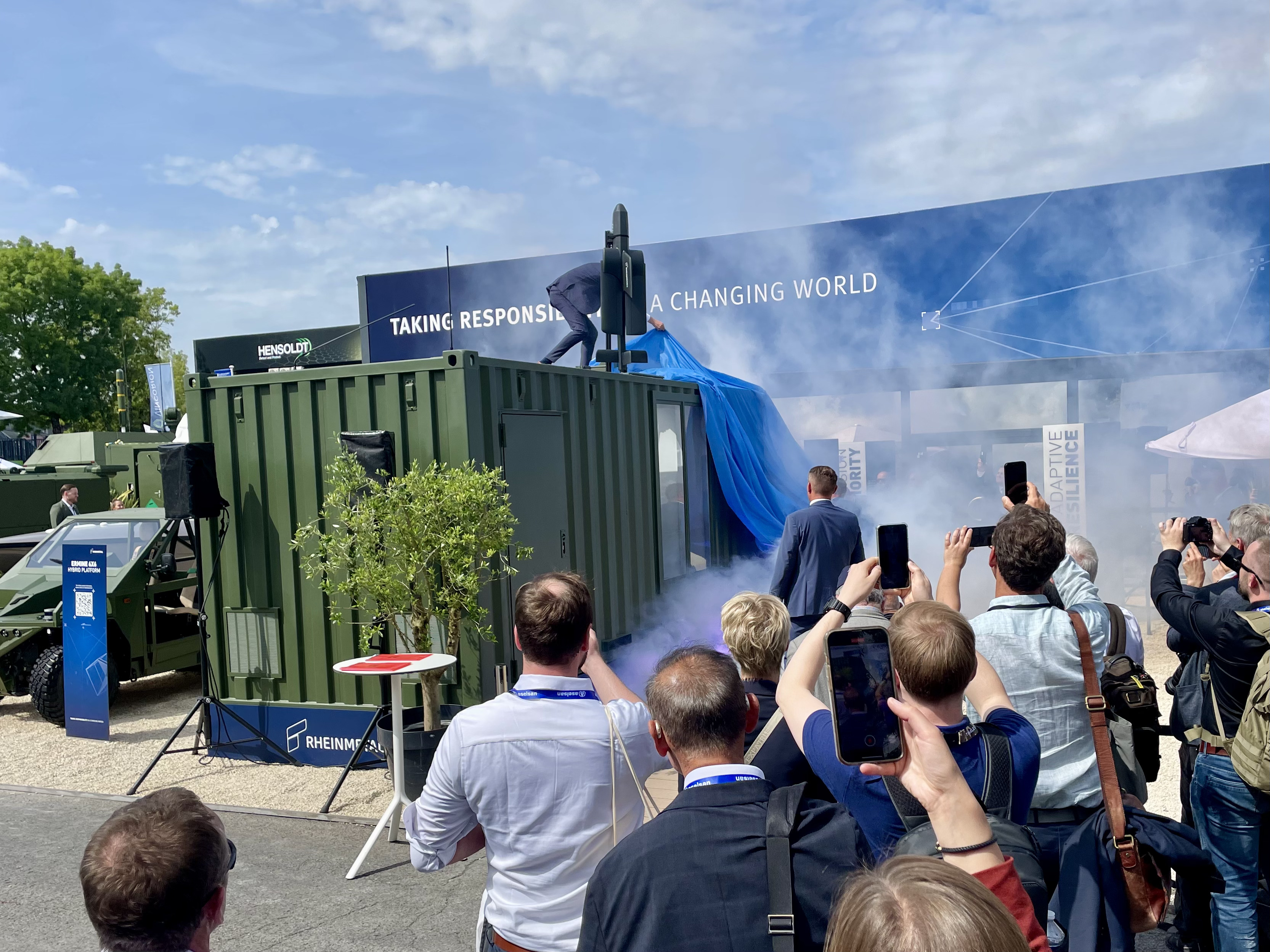Rheinmetall pitches shipping container that can spit out swarms of ...