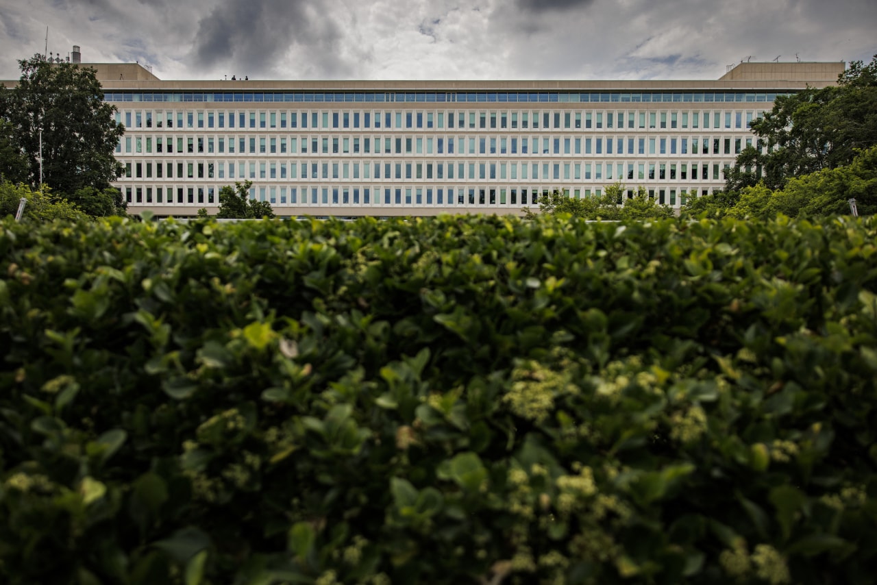 A $40 million gold heist risks exposing CIA’s top-secret spy programs