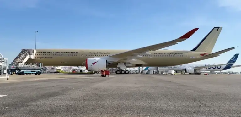 Airbus shows off what's inside its A350-1000ULR plane which is the ...