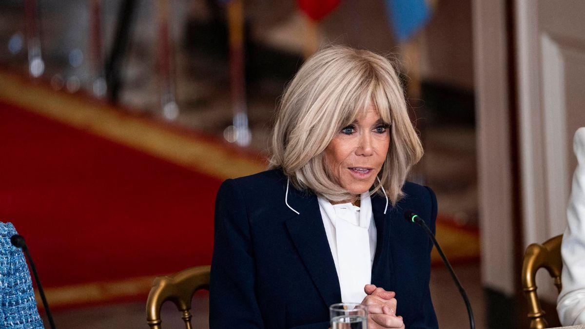 Donald Trump refuses to let go of French First Lady Brigitte Macron ...