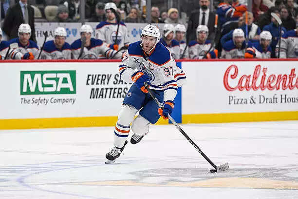 Edmonton Oilers captain Connor McDavid luxury mansion: Inside NHL star ...
