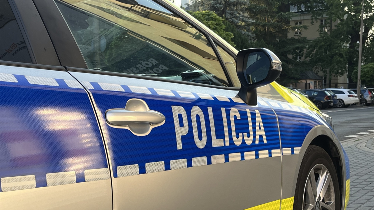 Polonia investiga el asesinato a un artista y activista ruso opositor a ...
