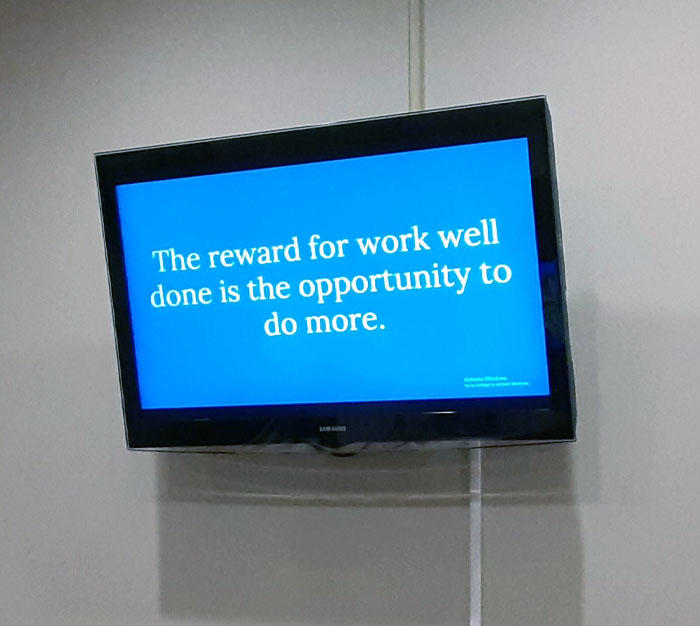 Zero motivation: 45 miserable office signs that ruined the motivation