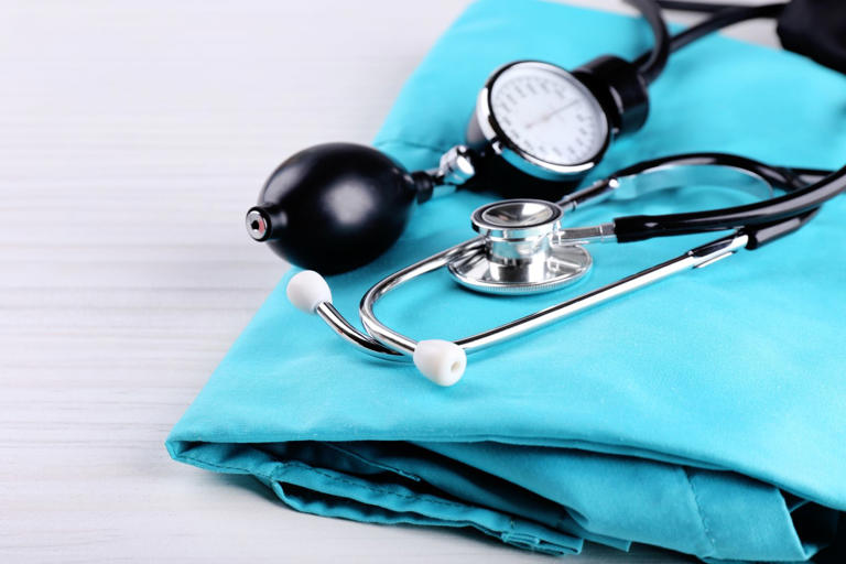 Cooper Companies stock: Is COO underperforming the healthcare sector?