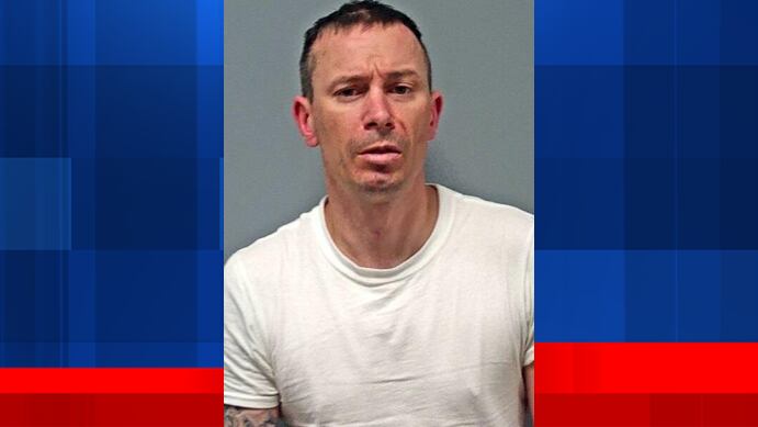 Warren County man arrested after pursuit uncovers fake police badge ...
