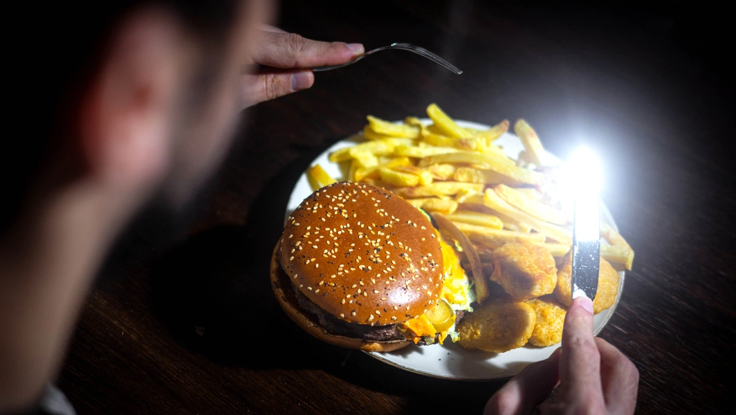 10 eating habits that raise cholesterol