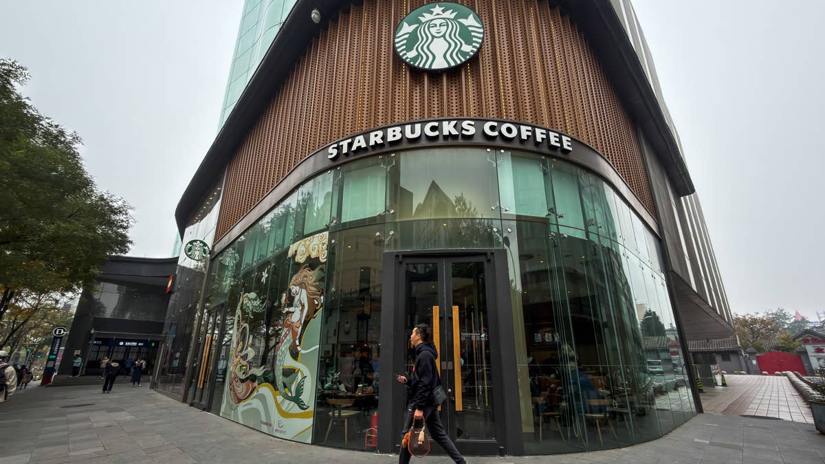 Starbucks plans 5,000 new stores, but they will be smaller