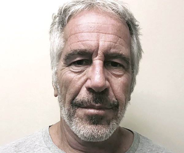 Report: Evidence points to suicide in Epstein death