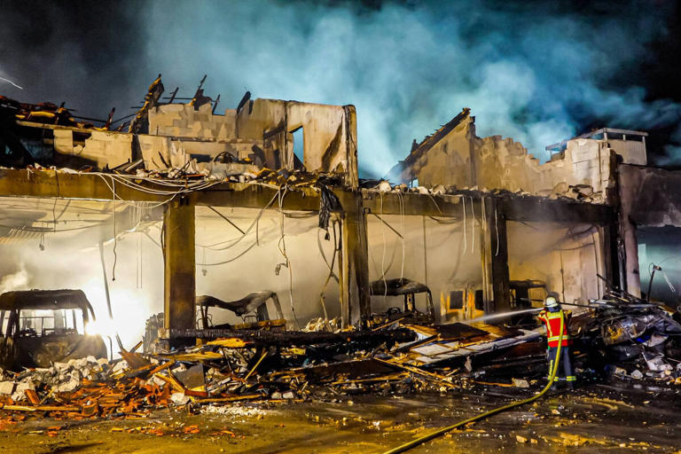 Zehn Millionen Euro Schaden! Feuerwehr verliert bei Brand eigene Wache ...