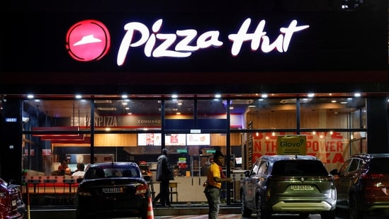 Yum Brands stock jumps after Pizza Hut sale announcement in $2.7B deal ...