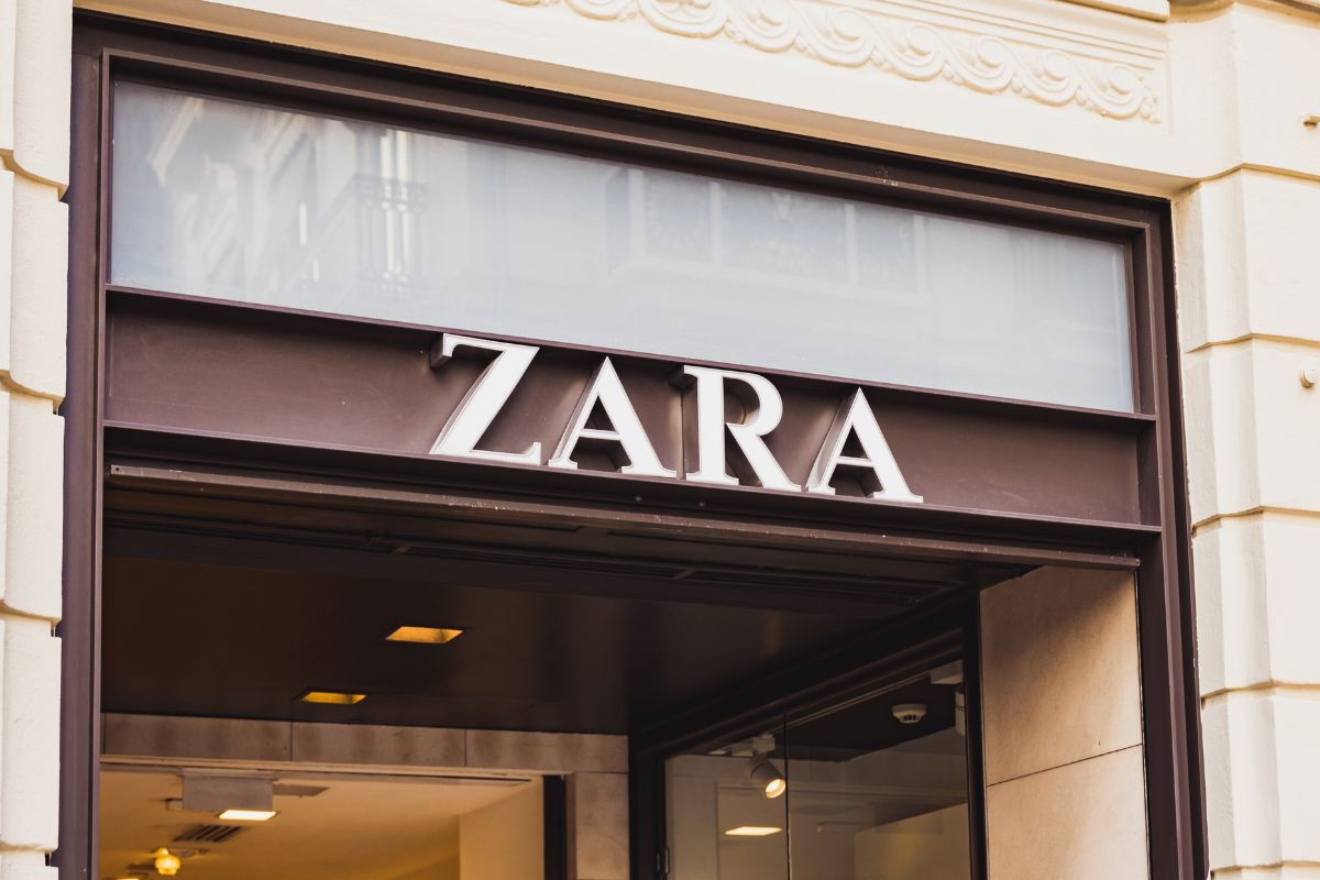 The perfect dress to take on holidays to Spain: Zara's 100% chiffon ...