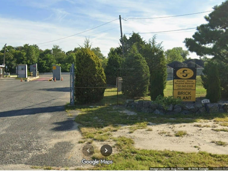 Asphalt plant plans go before Brick zoning board