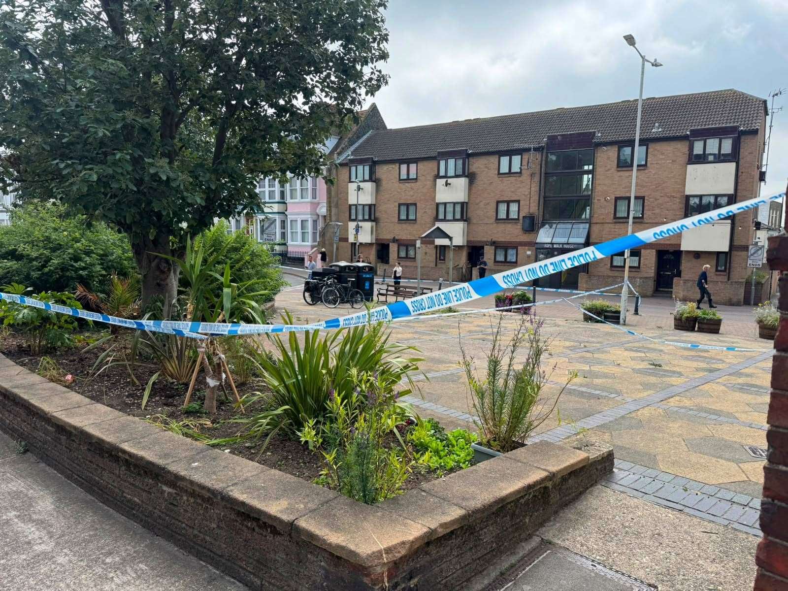 Armed police called to Margate 'stabbing' as part of High Street ...