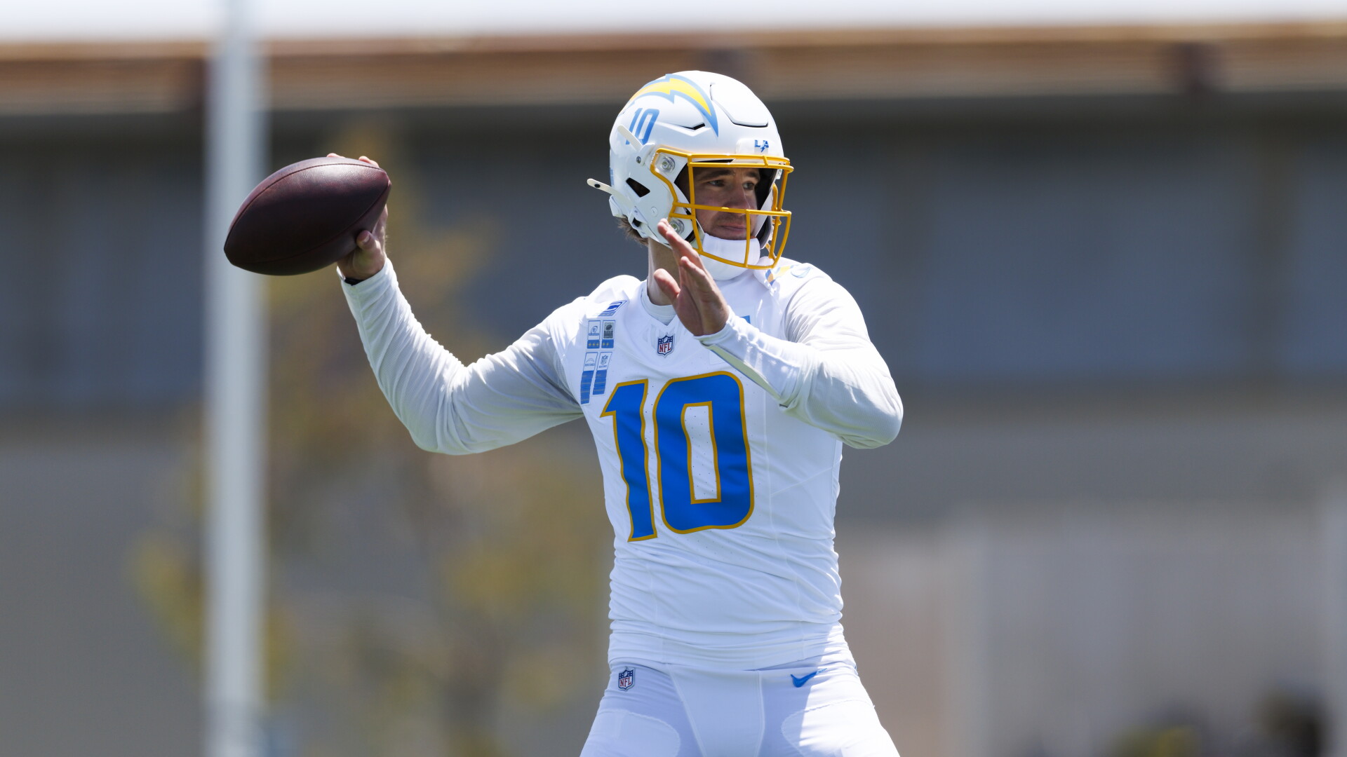 Justin Herbert to throw each day at minicamp, ramping up for training camp