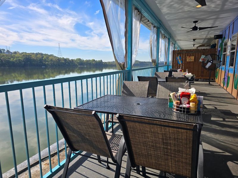 This unique Indiana floating restaurant brings Key West vibes to the ...