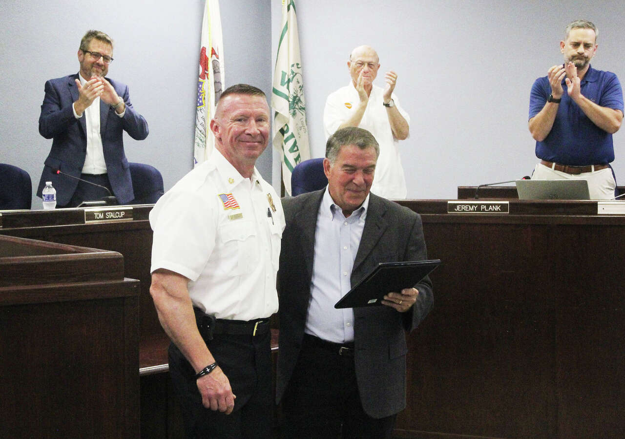 Wood River fire chief retires after 21 years, takes Troy job