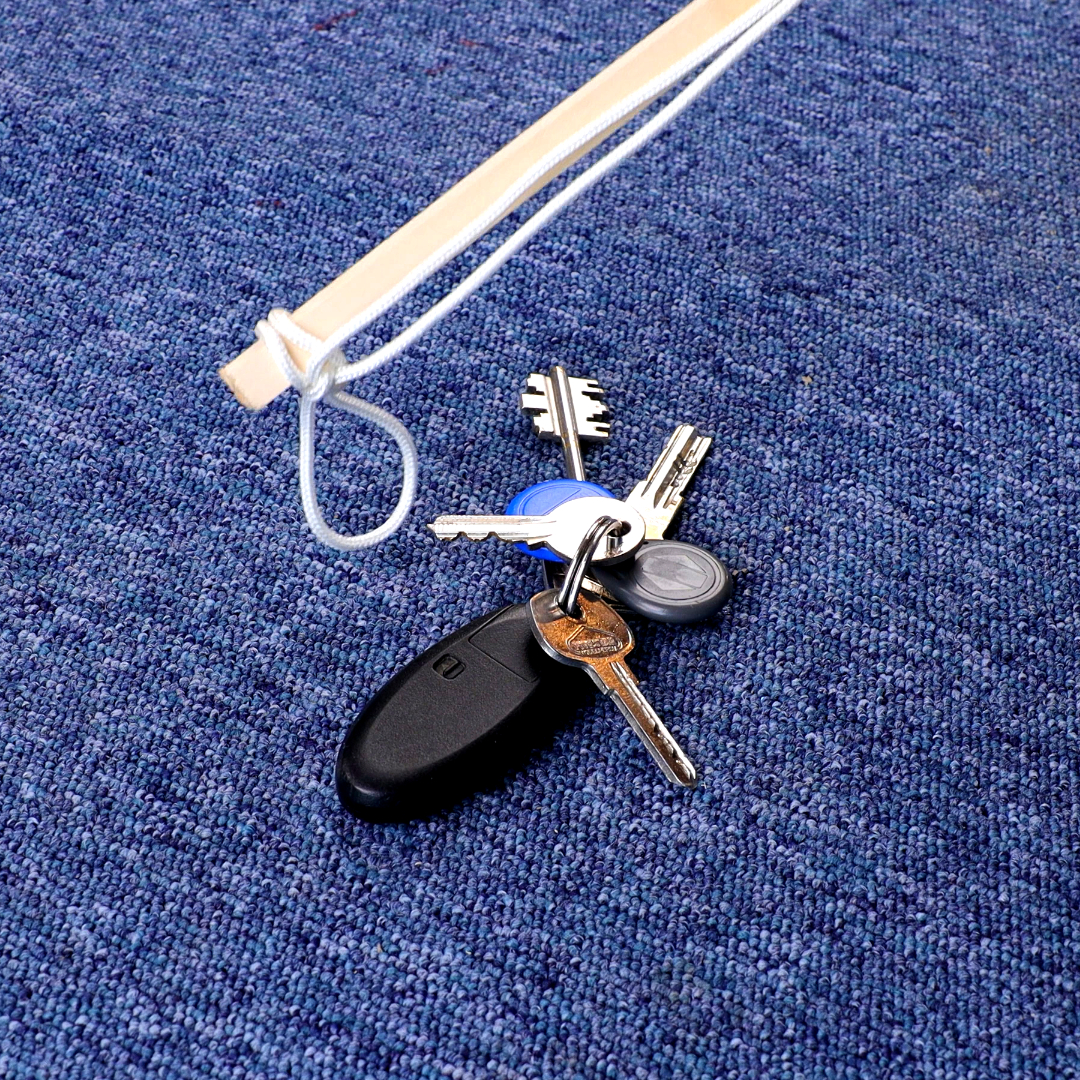 Pick keys from the floor easily🔑
