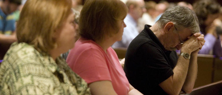 Women, youth led American exodus from religion over past 13 years, poll ...