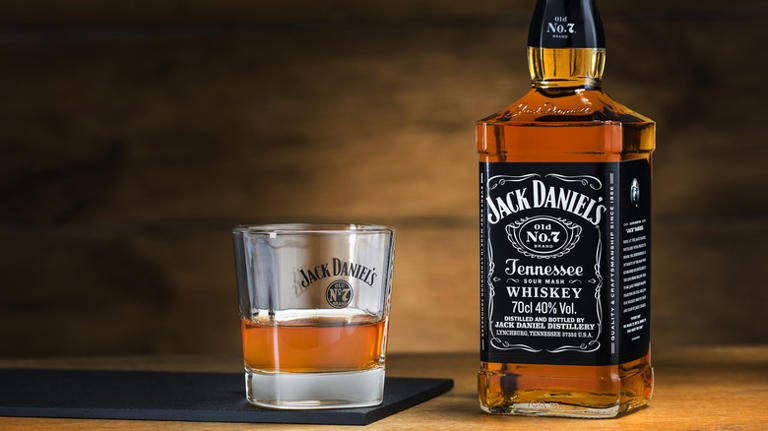 One sip of this 2-ingredient Jack Daniel's shot, and you'll keep it in ...