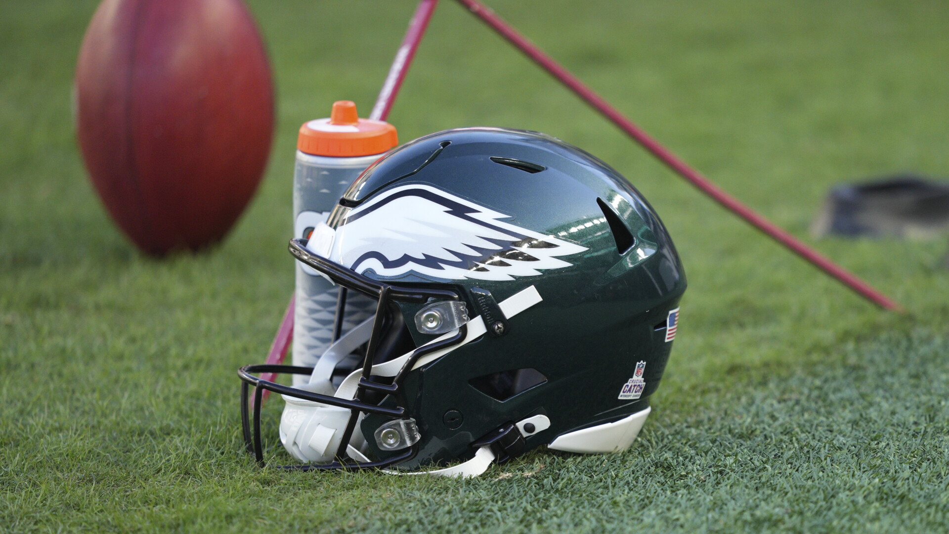 Eagles place Joe Tryon-Shoyinka on reserve/retired list