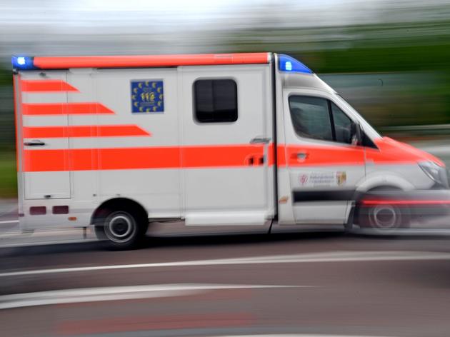 Frau wird in Bayern von Lkw überrollt – mitten in der Altstadt