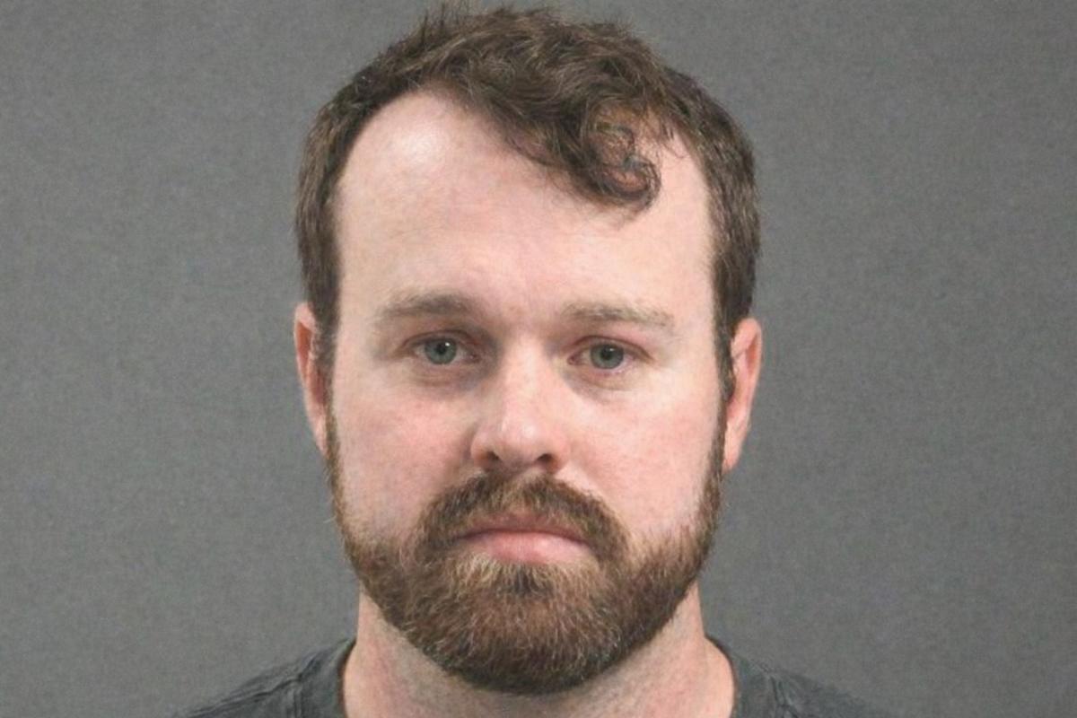 Joseph Duggar, charged with molesting a 9-year-old girl, denied ...