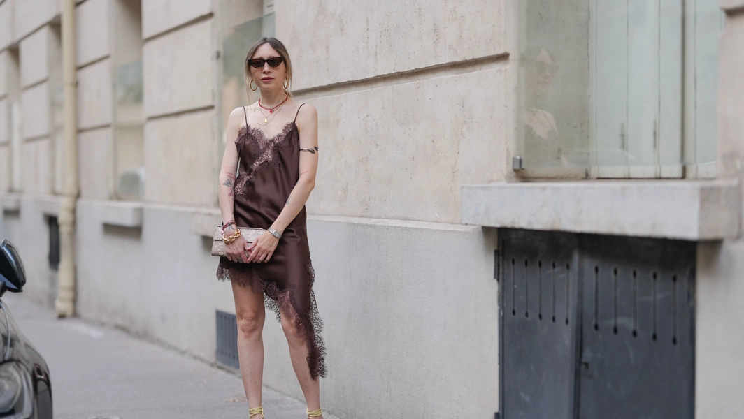 7 iconic 90s fashion trends making a comeback