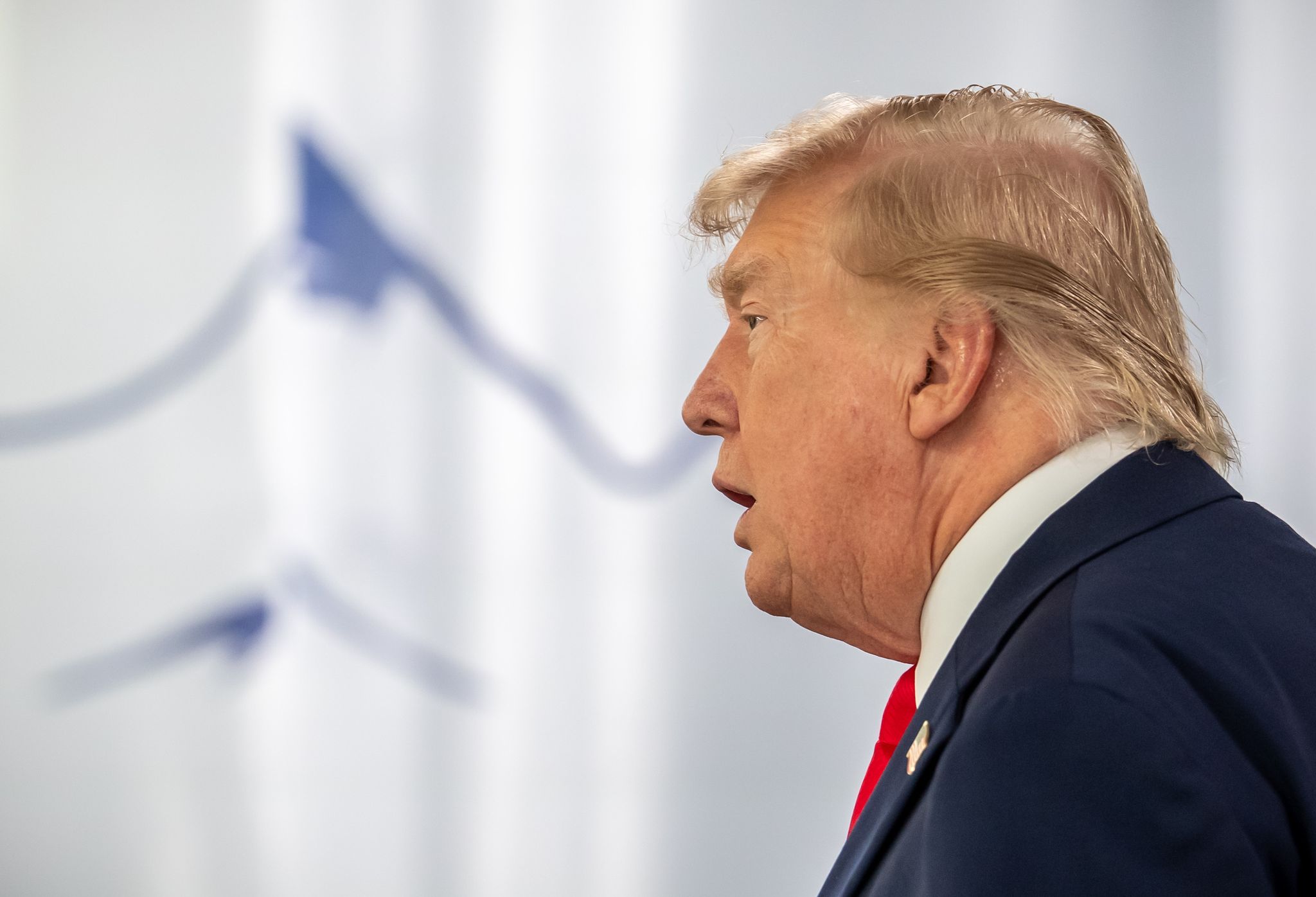 Trump says Russia should make deal, signals oil sanctions return