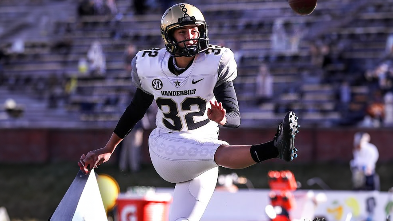 The world rejoices after a woman plays in a college football game