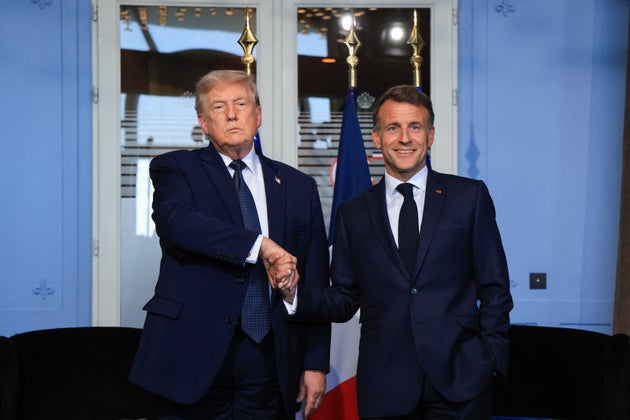 Trump gave a 'dead fish' handshake to Macron — and body language ...