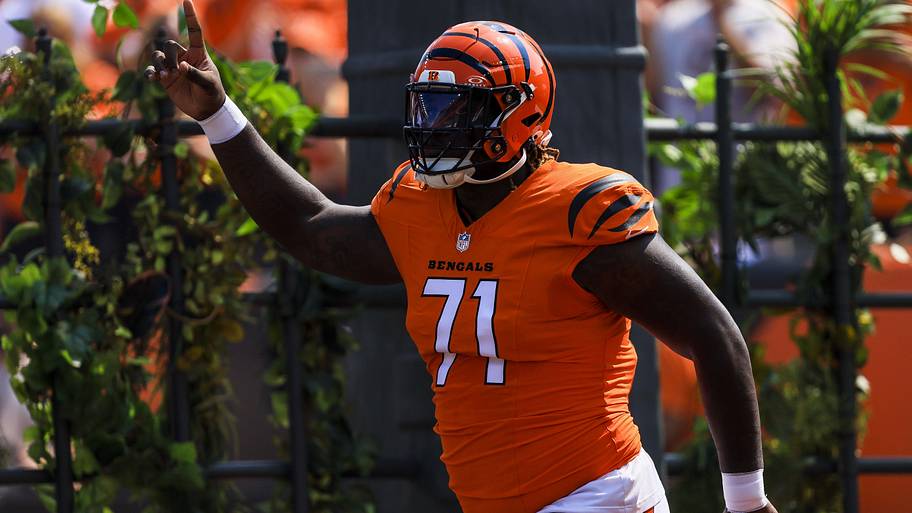 Amarius Mims emerging as strong leader for Bengals offensive line