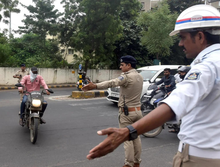 Five traffic challans in a year may lead to licence suspension: Govt